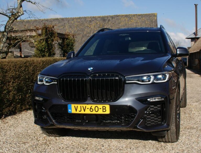 BMW X7 Type G07 grijs kenteken c-stijl ombouw - Transcare Solutions